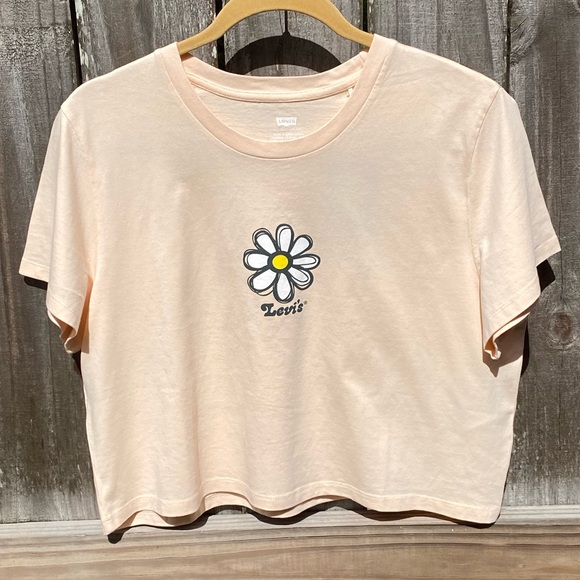 Levi's | Tops | Nwt Levis Daisy Peach Crop Top Womens Large | Poshmark